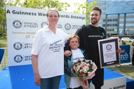 shayefpro.com > كرواتي يدخل موسوعة غينيس لدفع سيارة لمسافة 66 ميلا لمدة 24 ساعة!